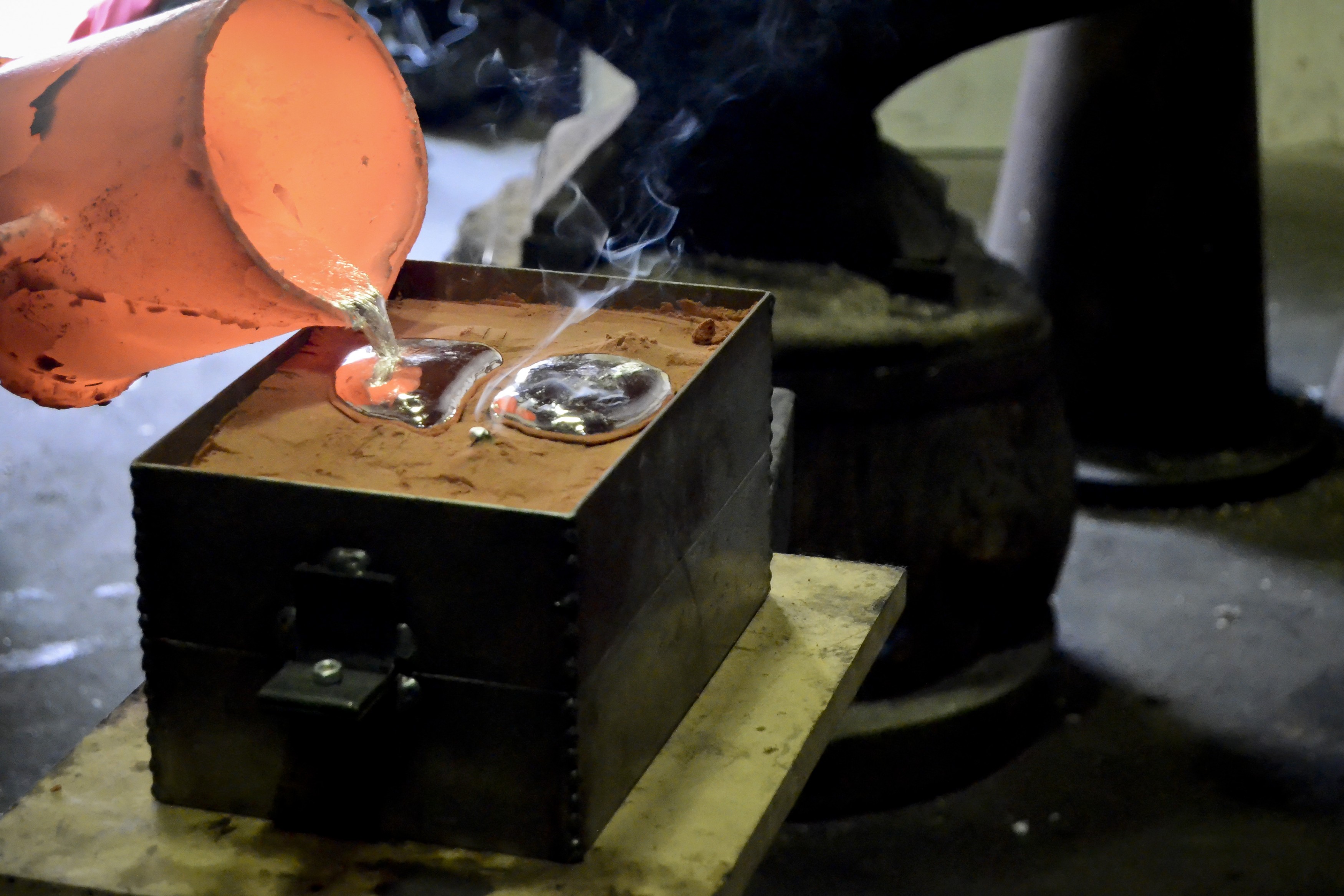 Projekt: WE SHAPE OUR TOOLS AND THEREAFTER OUR TOOLS SHAPE US ...